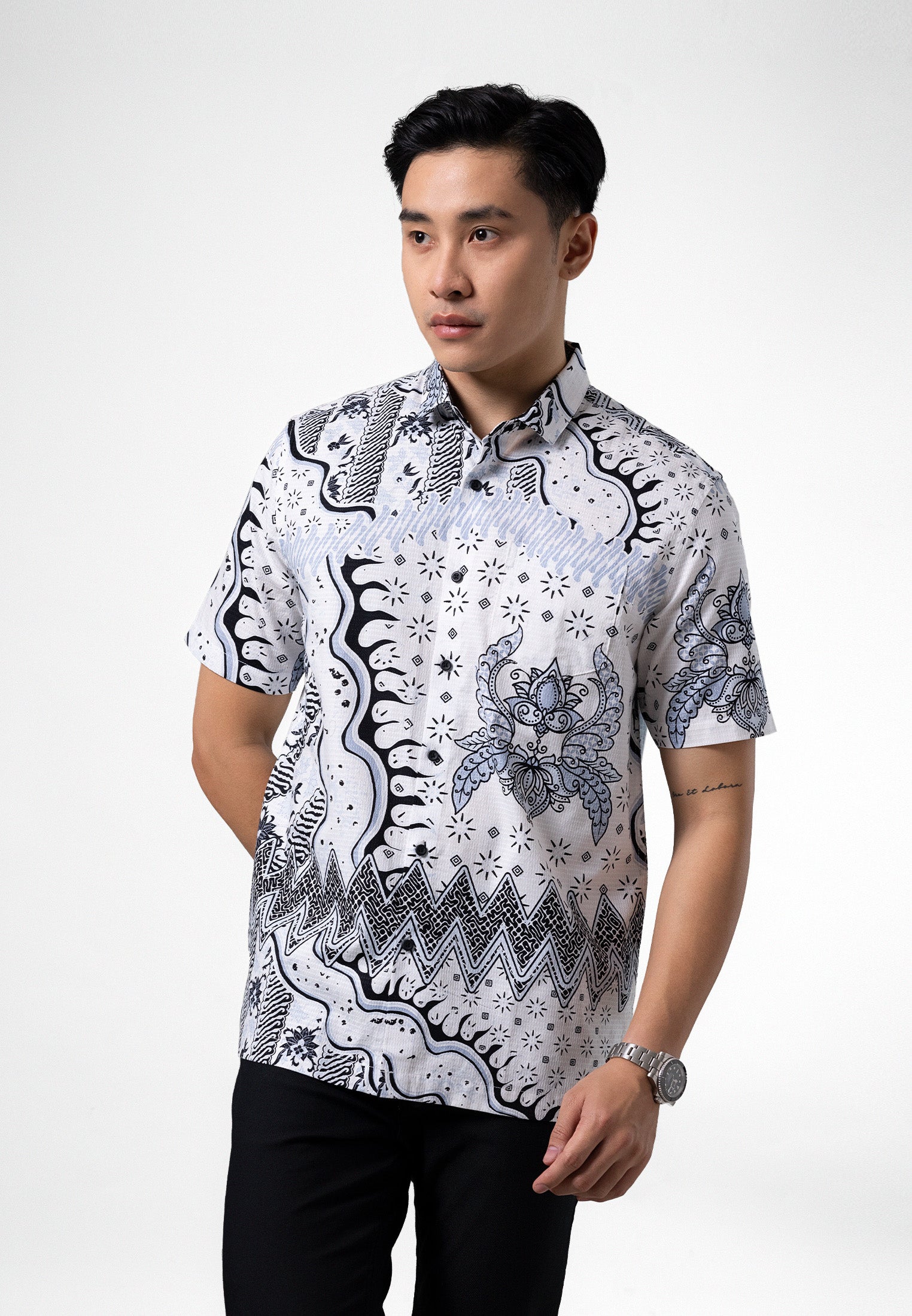 MANZONE Kemeja Batik Pria Lengan Pendek BZB-KARUWIRYA 02-WH - WHITE ...